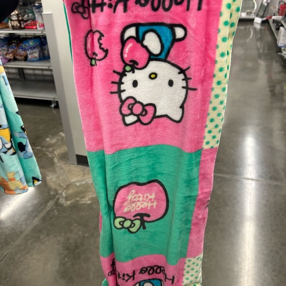 Hello Kitty | Bedding | Hello Kitty Pink And Green Kids Pajamas | Poshmark